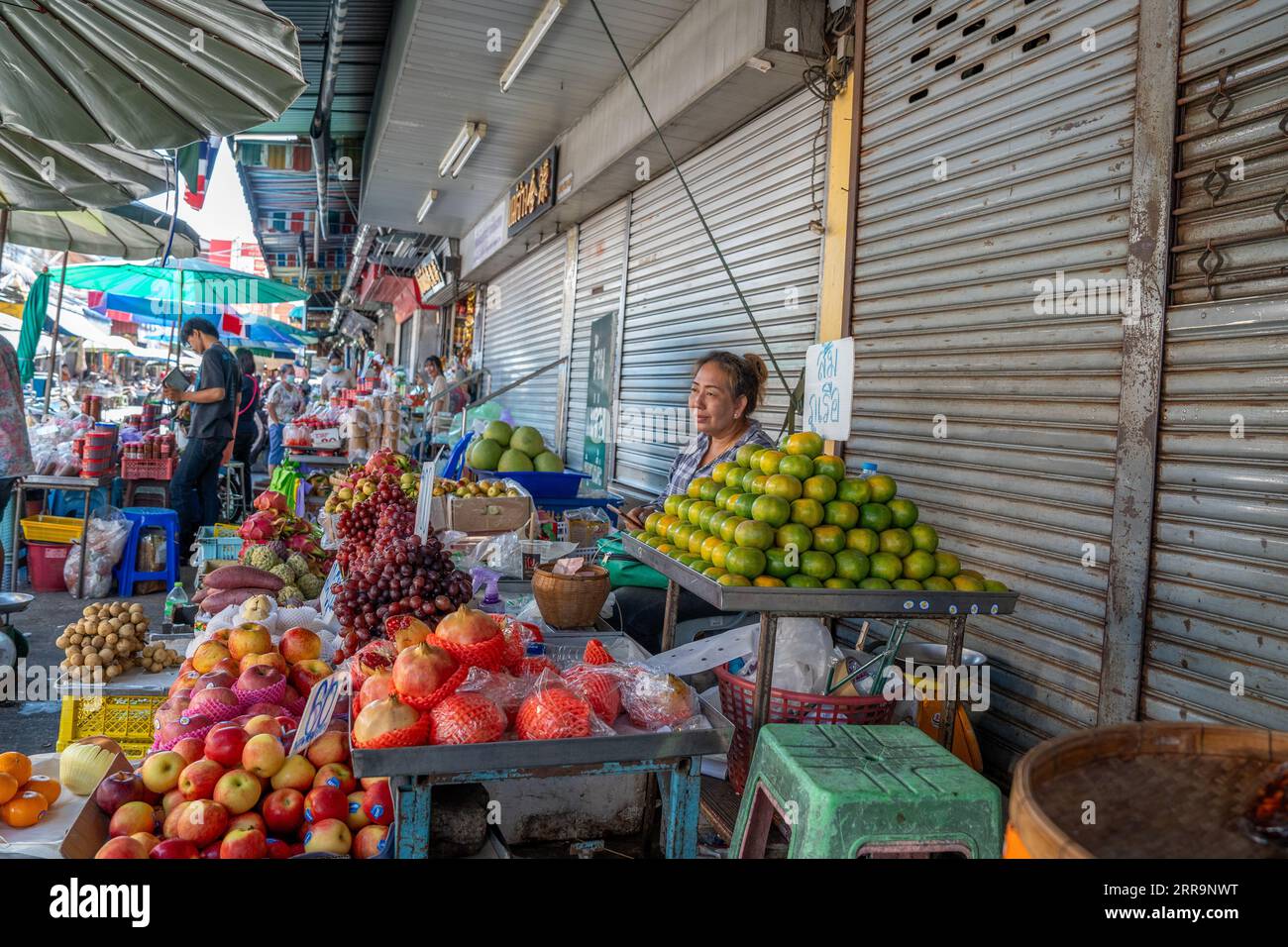 Snapshot of the Mahachai Market at the Chao Phraya River in the ...
