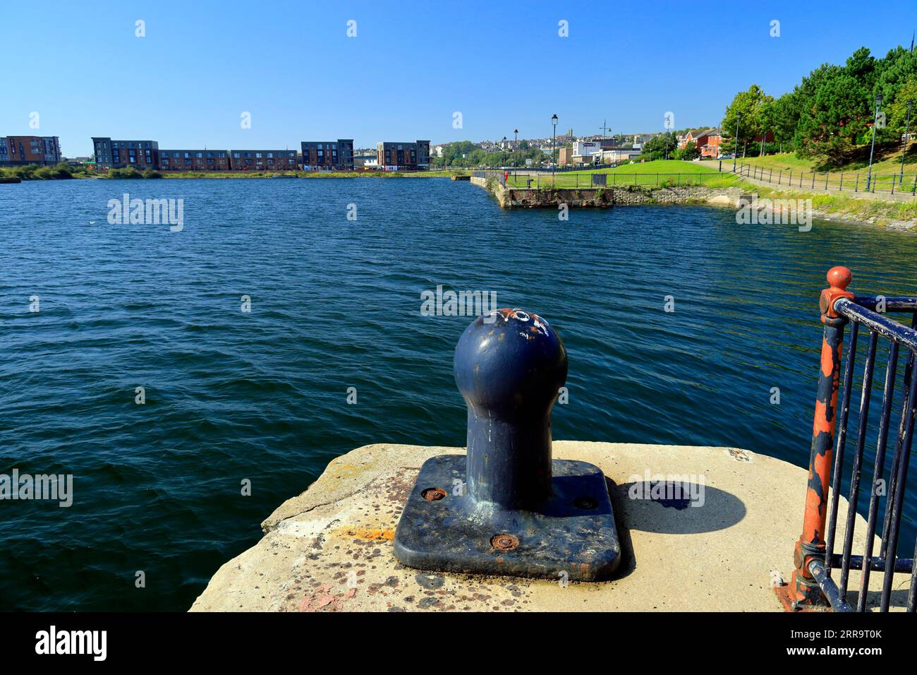Old dock hi-res stock photography and images - Alamy