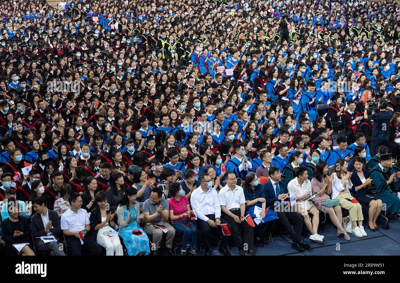 Class of 2021 hi-res stock photography and images - Alamy