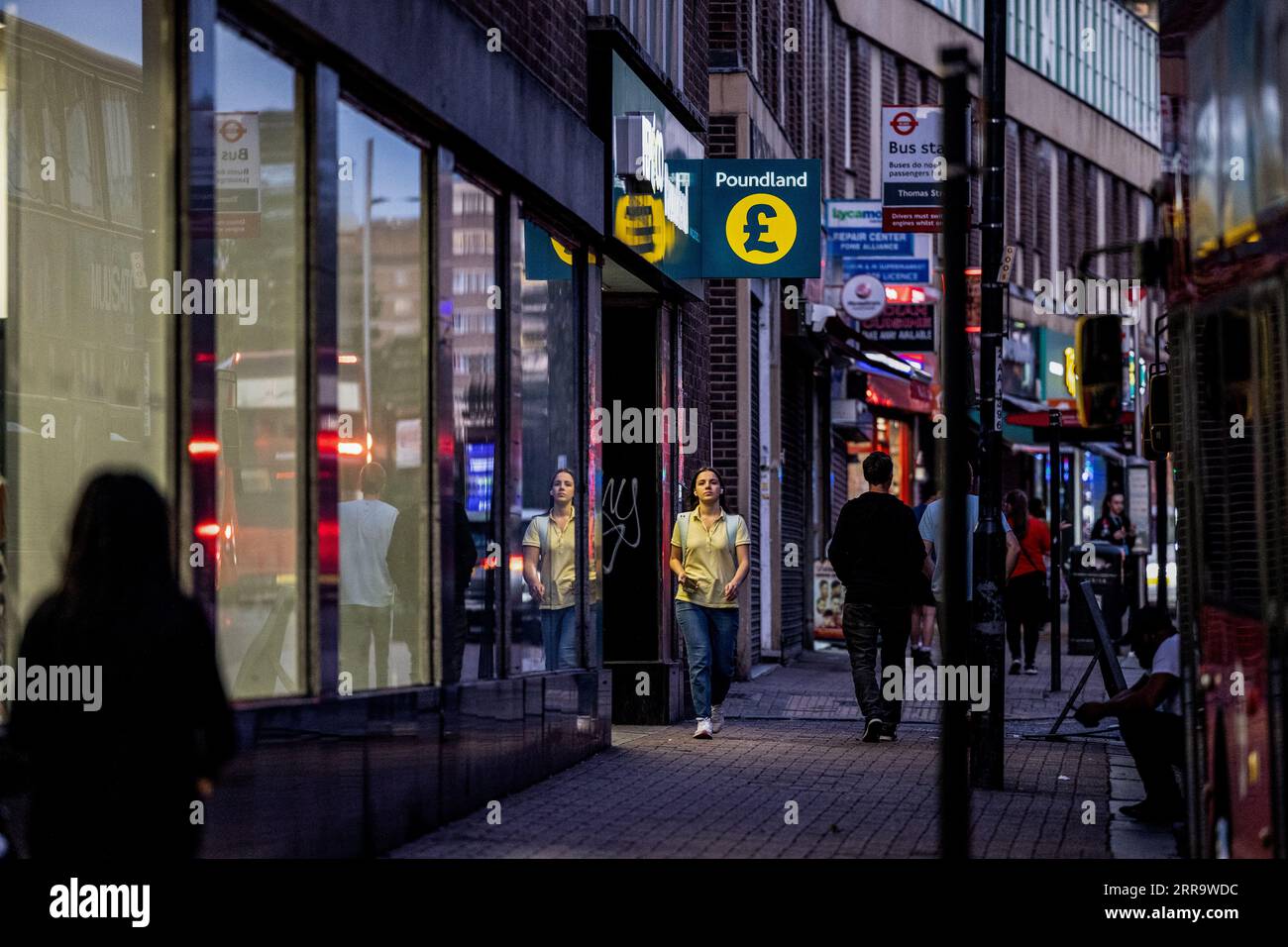 1990 supermarket hi-res stock photography and images - Alamy