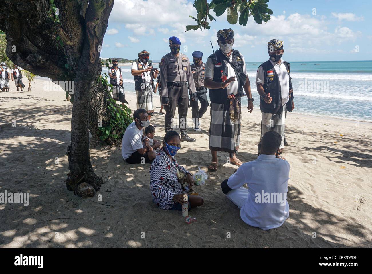 Balinese police hi-res stock photography and images - Alamy
