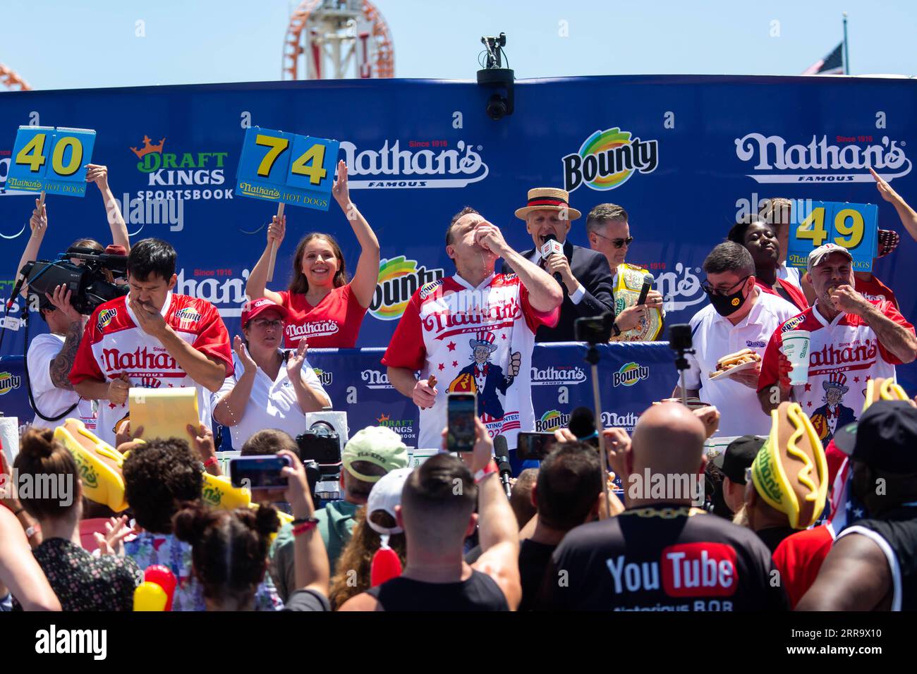210705 -- NEW YORK, July 5, 2021 -- Joey Chestnut C competes in a hot ...