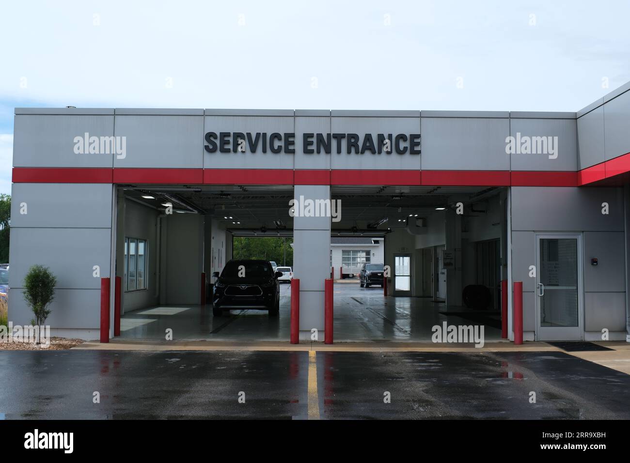 Service entrance of a Toyota dealership in Bay City, Michigan Stock ...