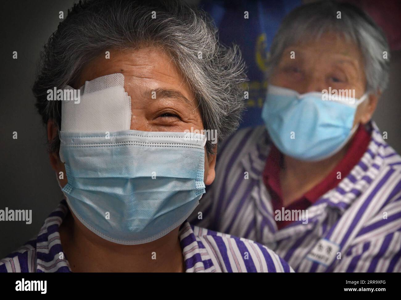 Patient s lifeline hi-res stock photography and images - Alamy