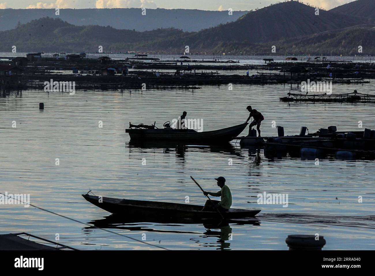 210708 -- BATANGAS, July 8, 2021 -- Fishermen prepare to catch fish ...