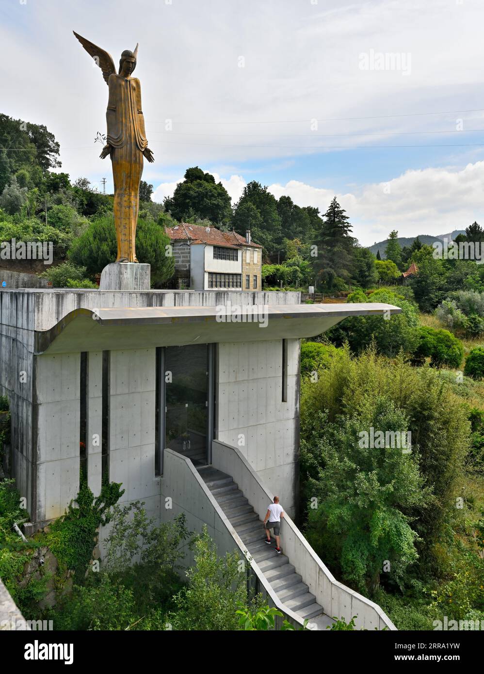 Monument (Anjo de Portugal) and shrine for the 59 victims of Hintze ...