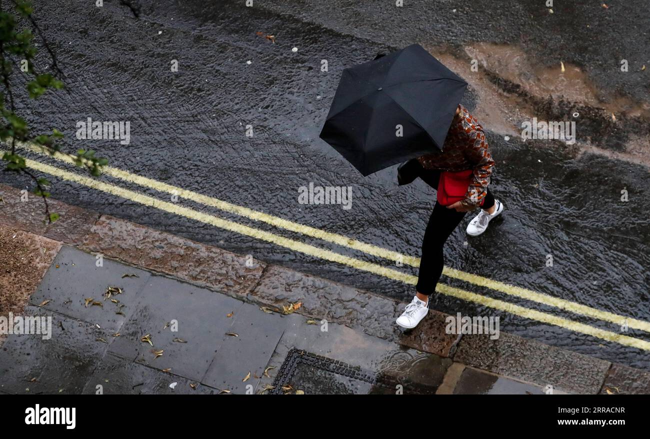 London flooding 2021 hi-res stock photography and images - Alamy