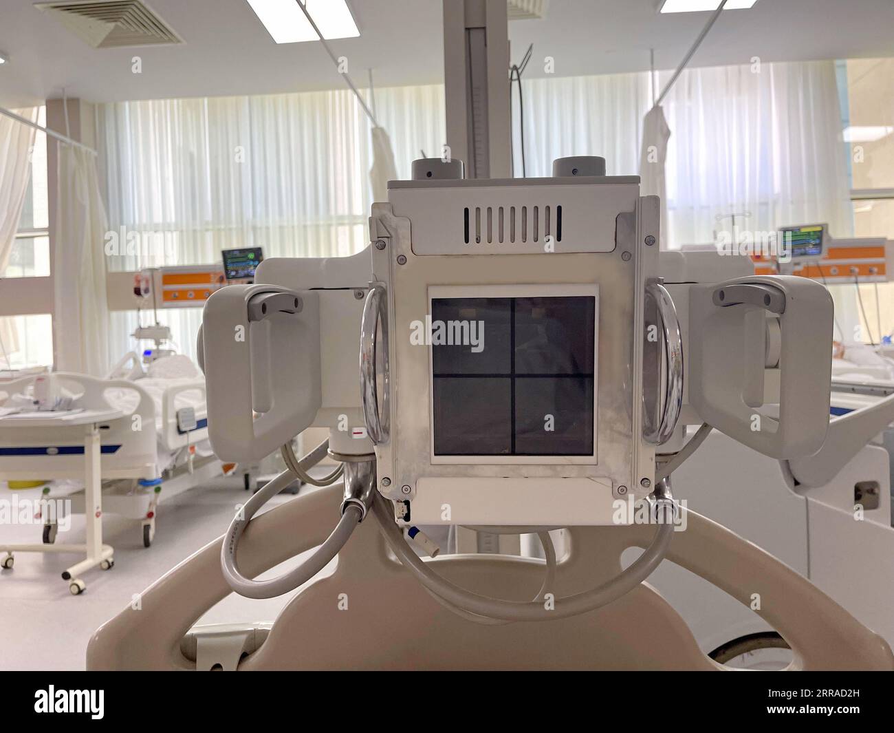 Digital Mobile X-ray radiographic system in hospital intensive care ...