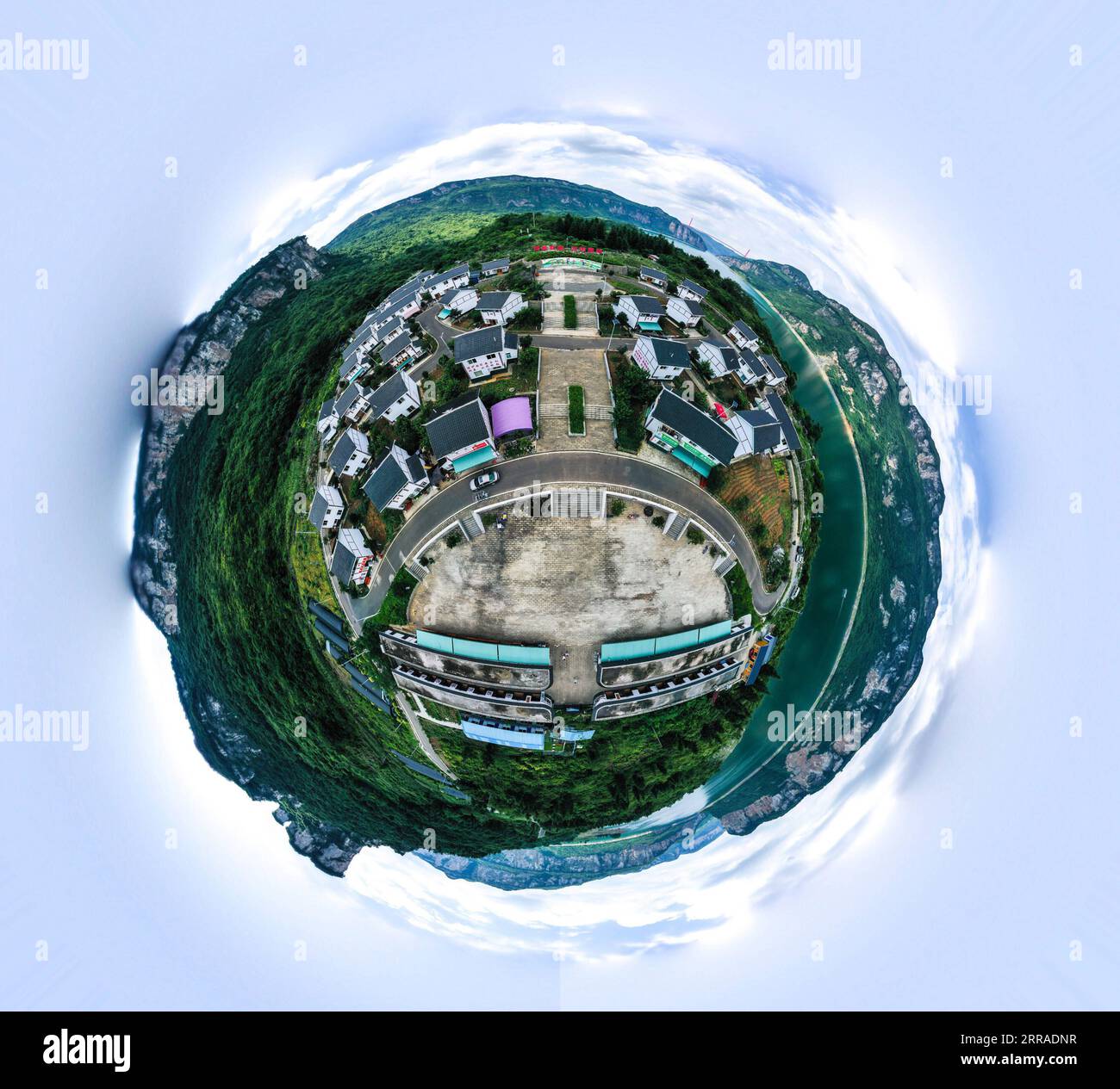 Poverty rich aerial view hi-res stock photography and images - Alamy