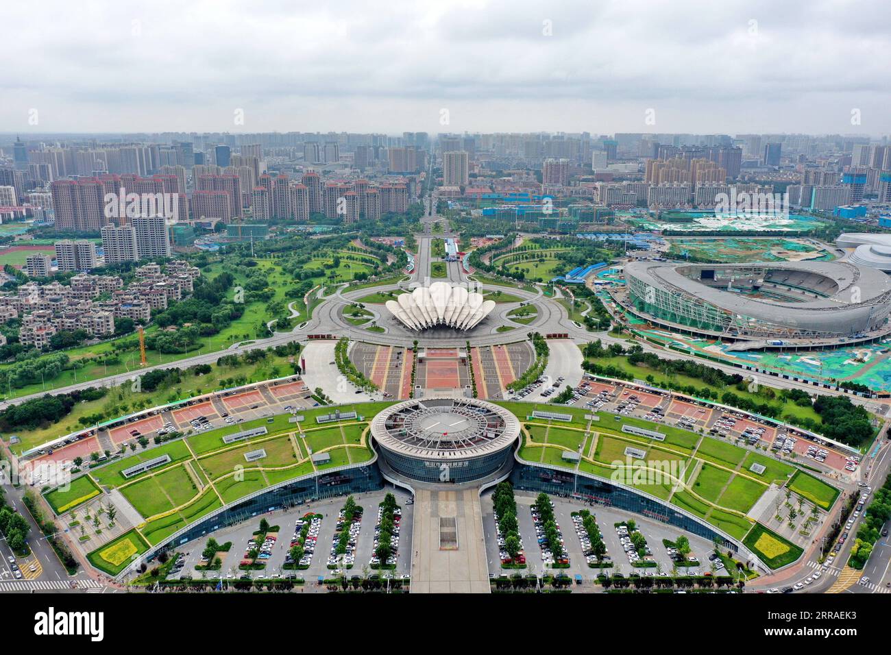 1976 rebuild hi-res stock photography and images - Alamy