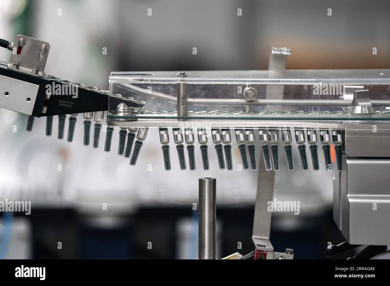 Vaccine production line hi-res stock photography and images - Alamy