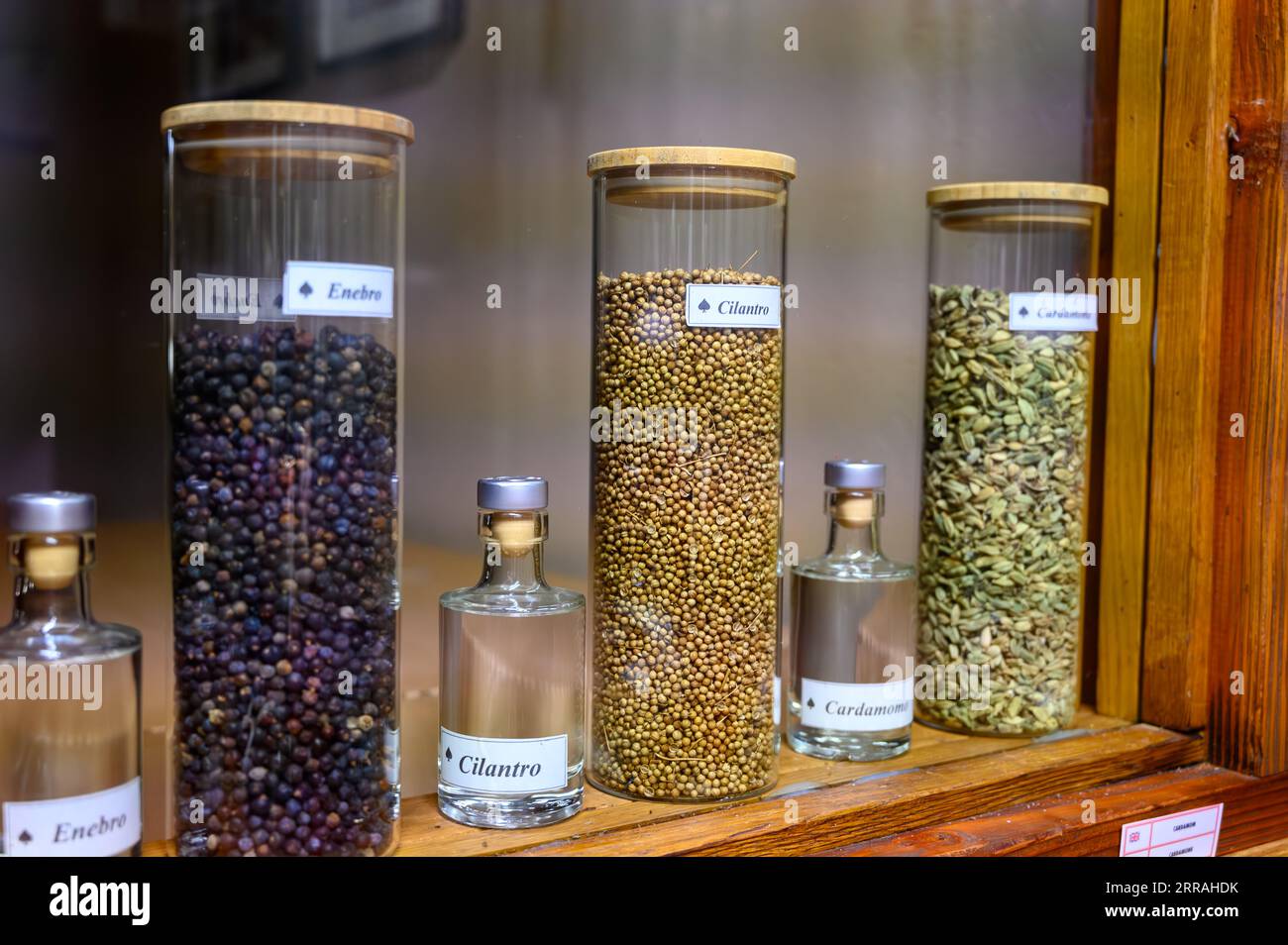 Tastes of gin, botanicals ingredient for gin distillery process, name ...