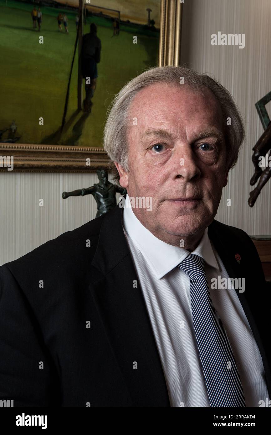 Pfa chairman gordon taylor hi-res stock photography and images - Alamy