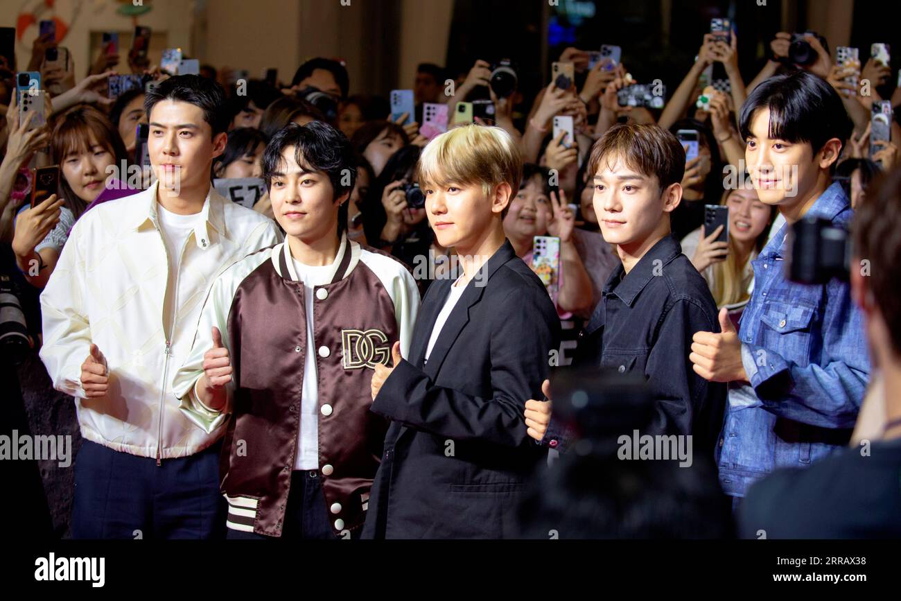 Xiumin exo hi-res stock photography and images - Alamy