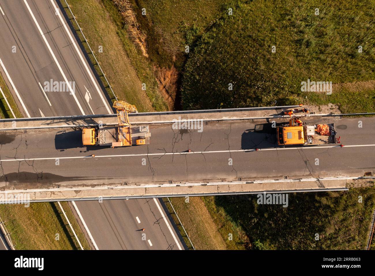 Crane pulling truck hi-res stock photography and images - Alamy