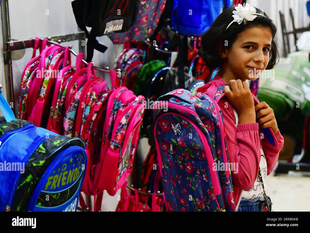 Syrian girl school hi-res stock photography and images - Alamy