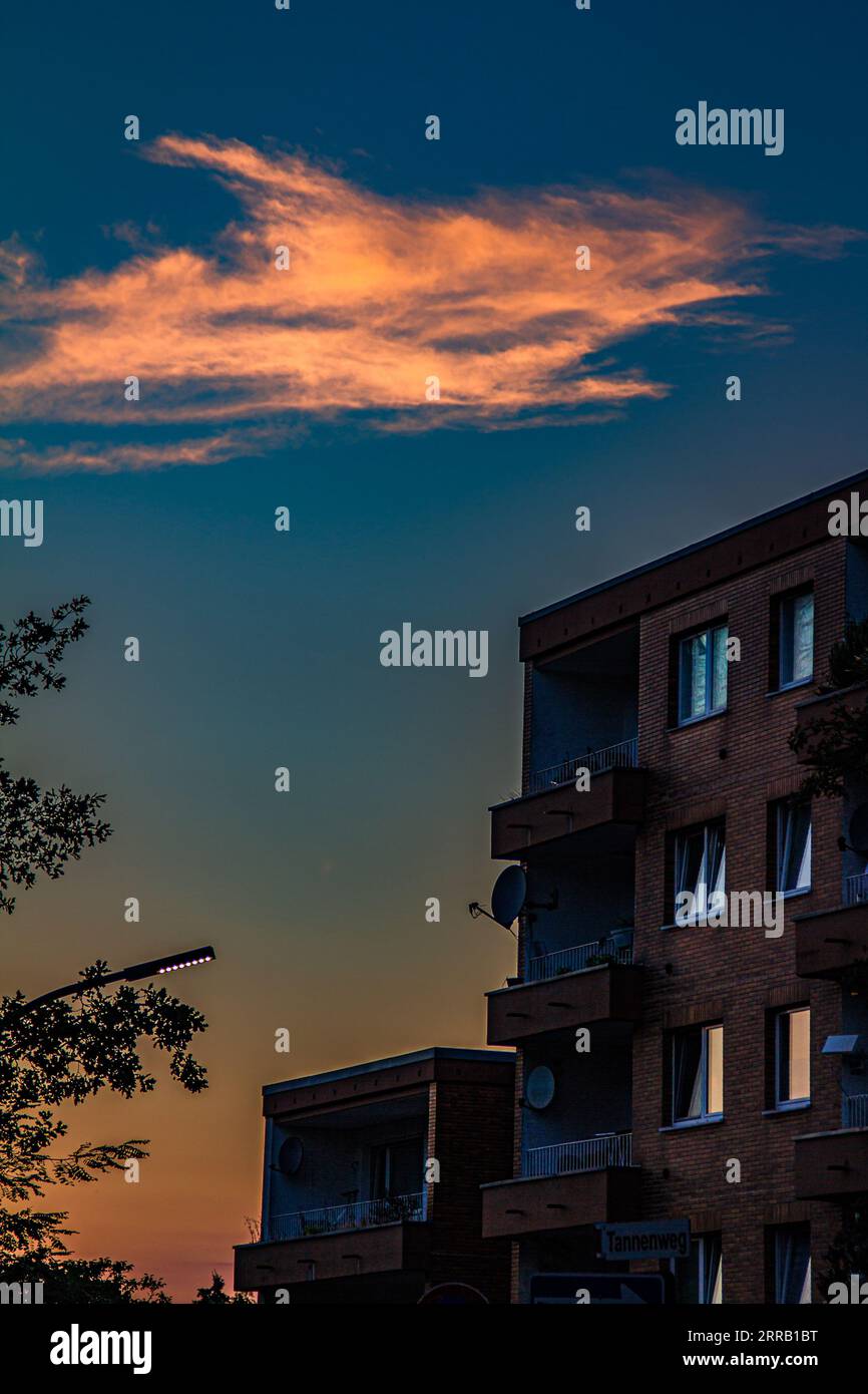 Brick building sun set hi-res stock photography and images - Alamy