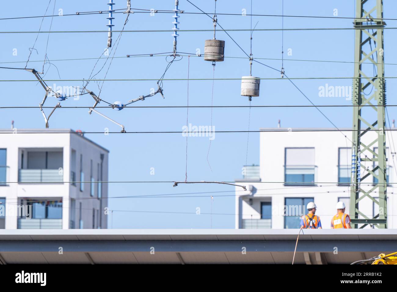 Munich, Germany. 07th Sep, 2023. Parts of a torn overhead line are seen ...