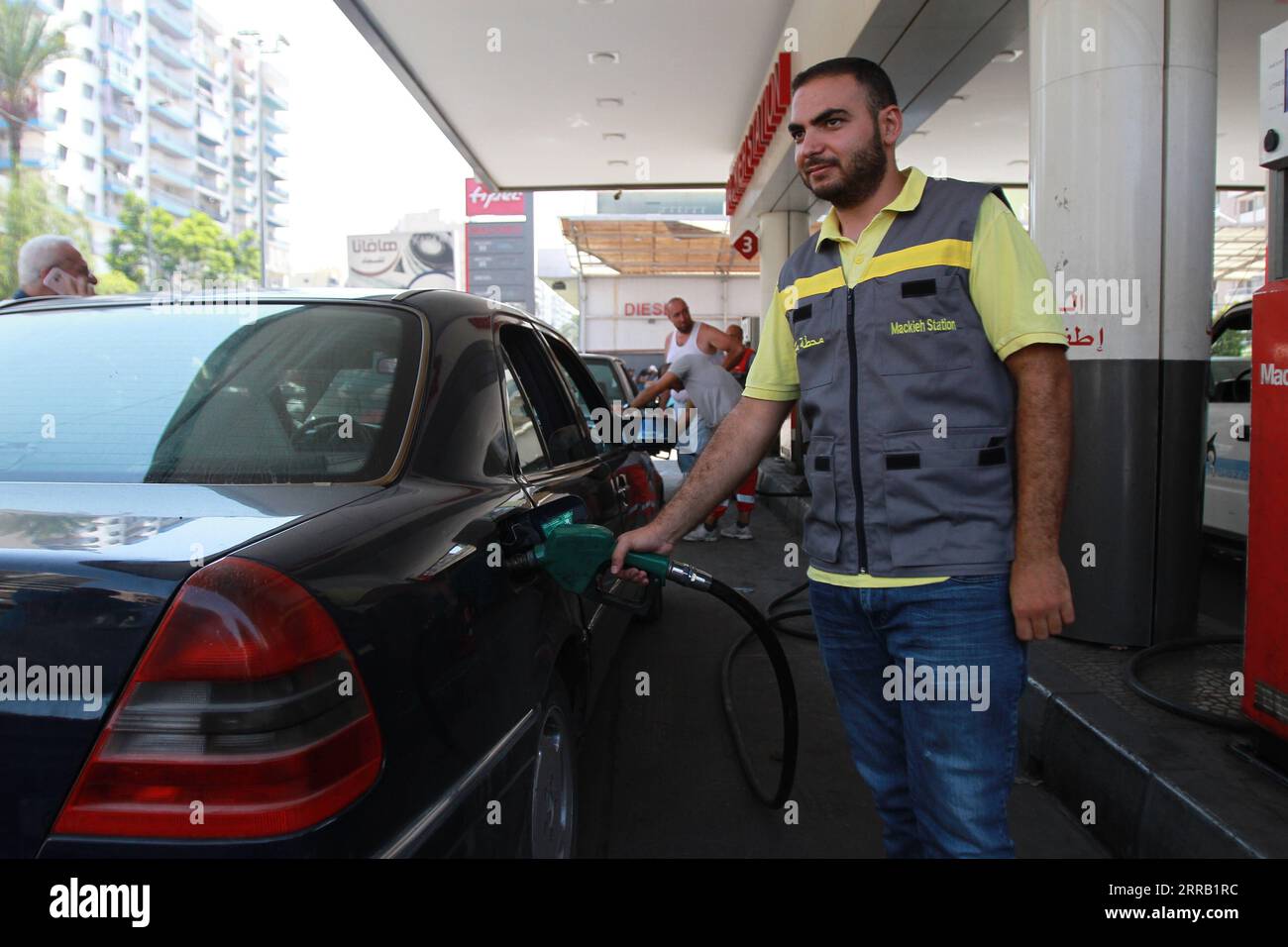 Lack of fuel in lebanon hi-res stock photography and images - Alamy