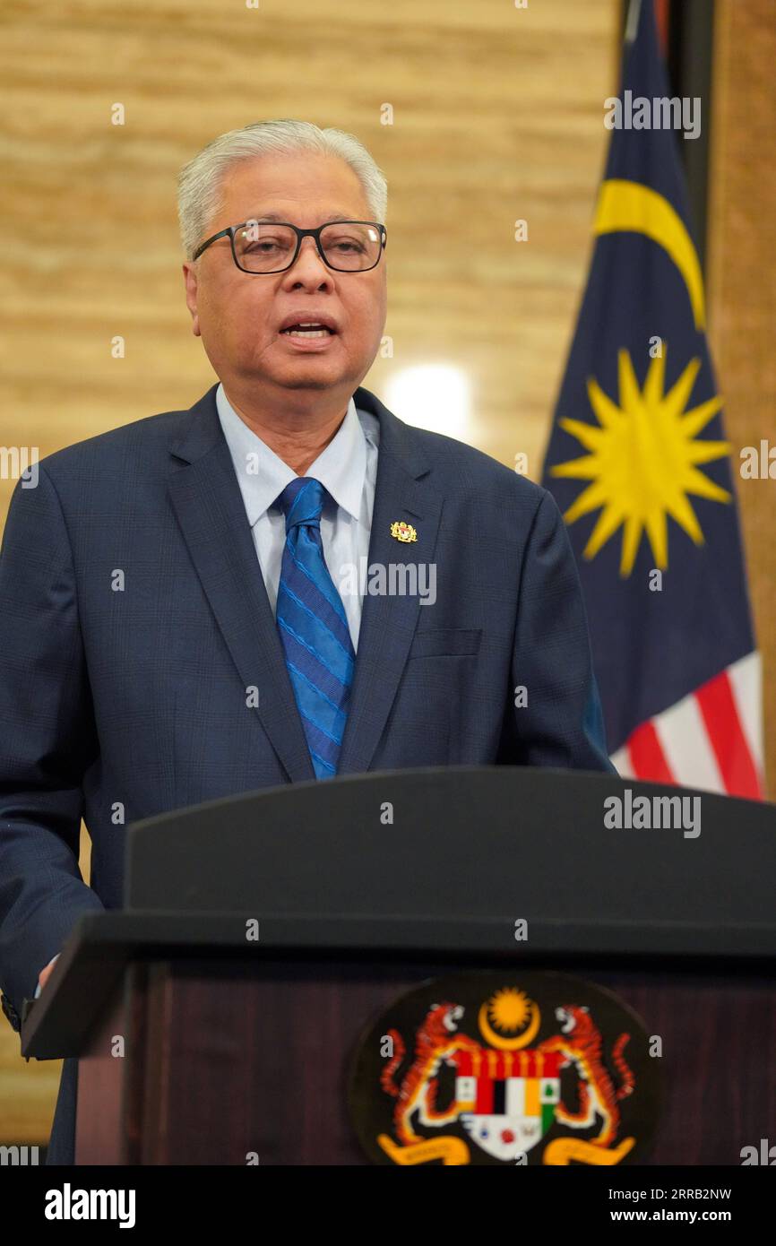 210827 -- PUTRAJAYA, Aug. 27, 2021 -- Malaysian Prime Minister Ismail ...
