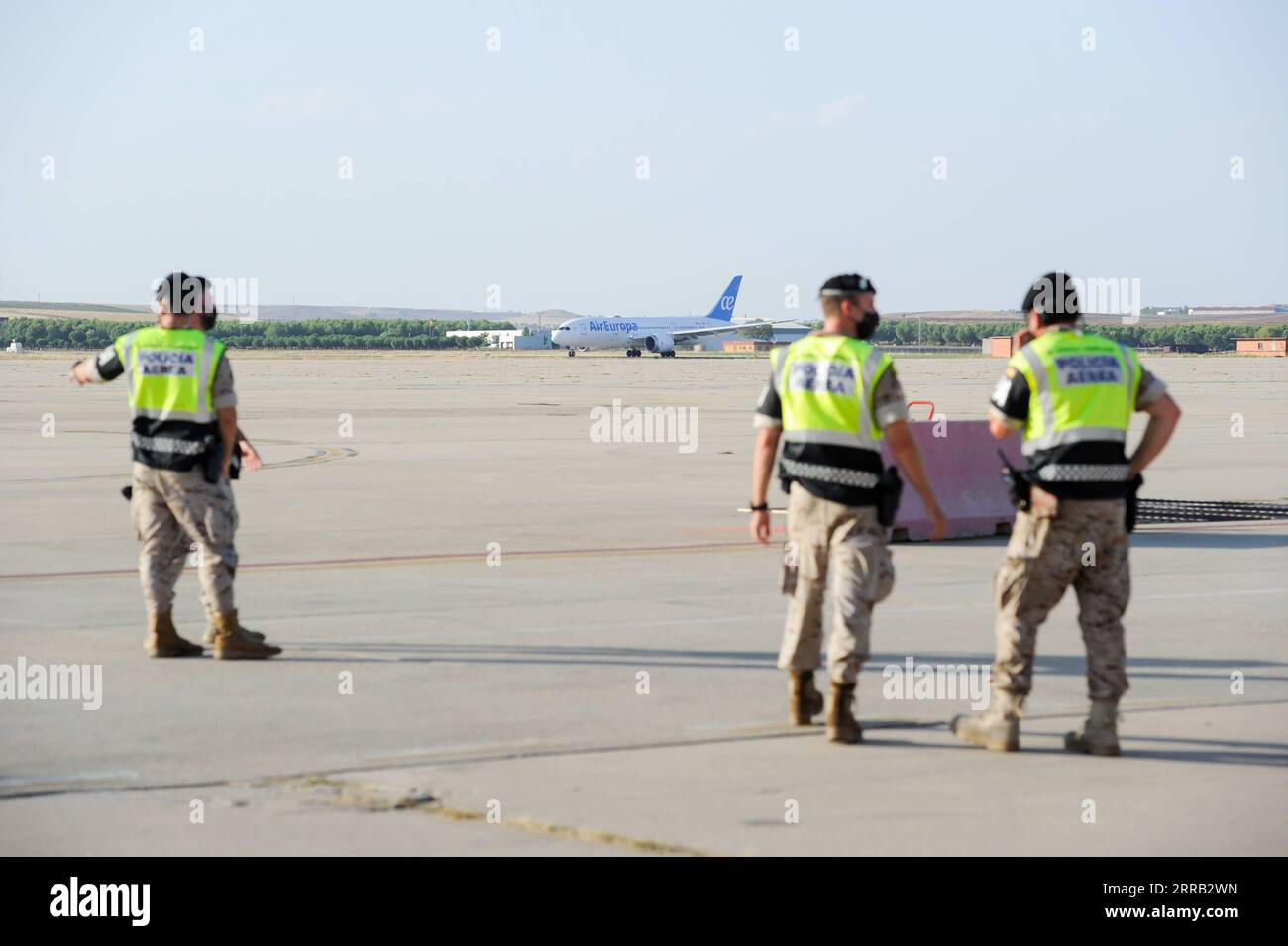 Pedro sanchez plane hi-res stock photography and images - Alamy