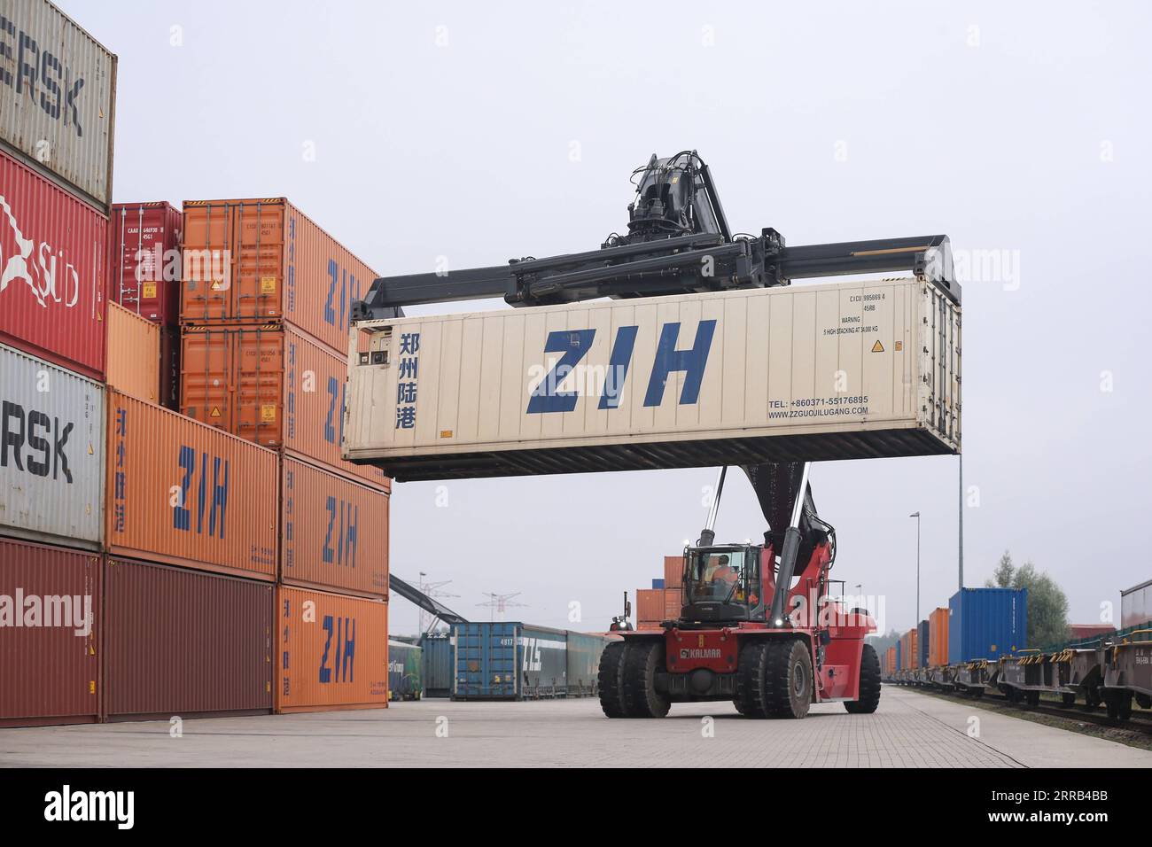 Reefer container china hi-res stock photography and images - Alamy