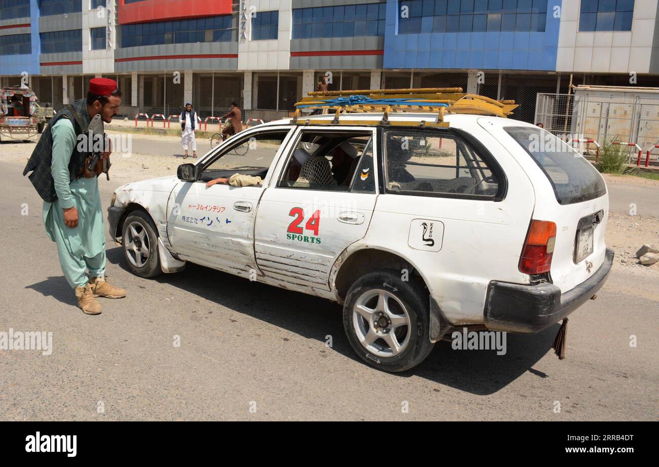 Afghanistan, Taliban errichten Checkpoints in Jalalabad 210831 ...