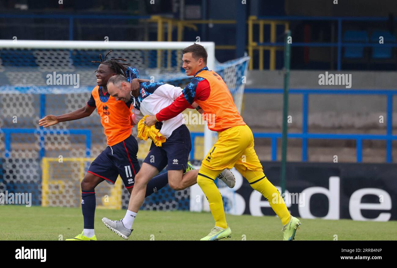 Dan huet hi-res stock photography and images - Alamy