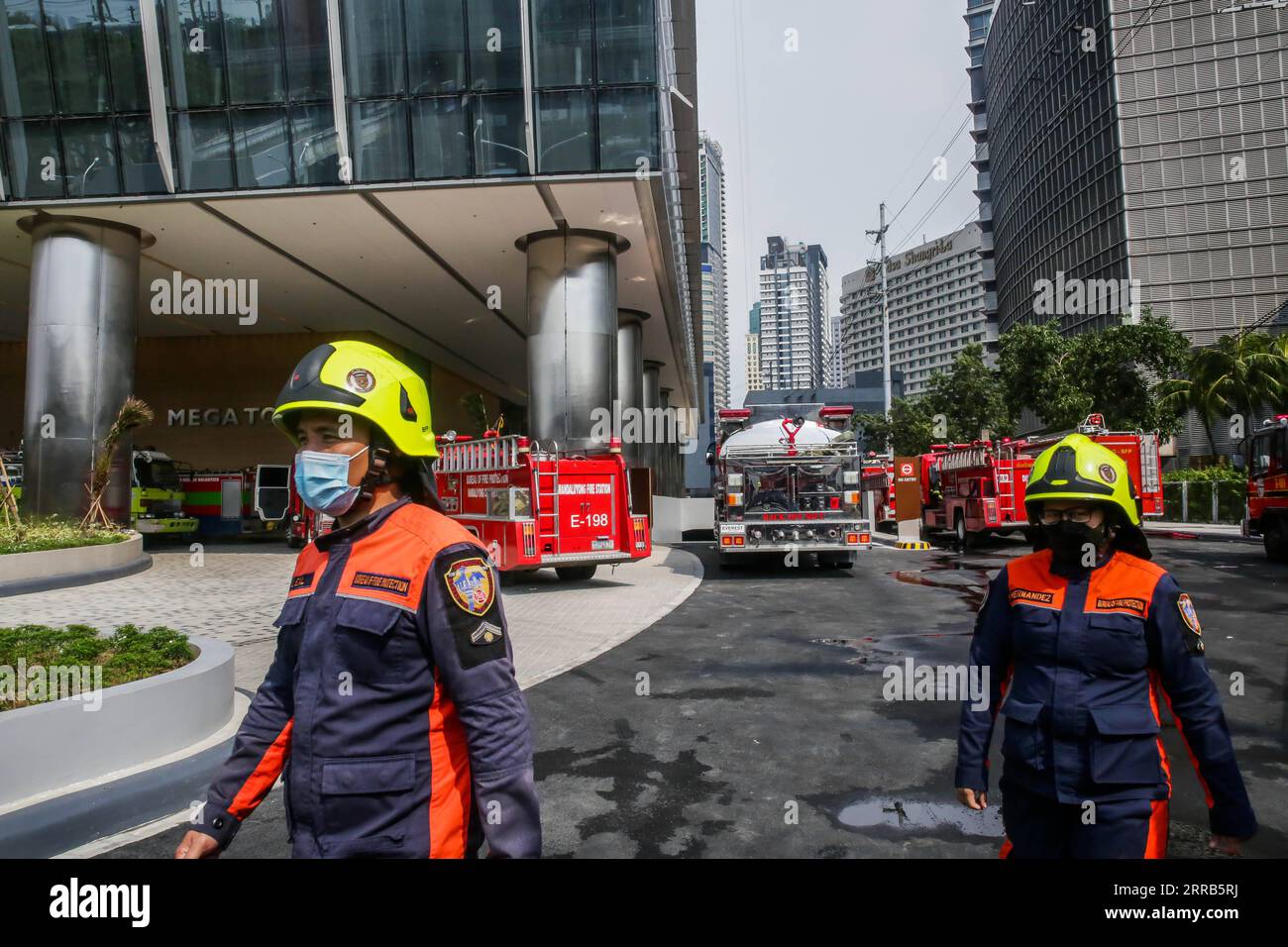 Philippinen, Hochhaus-Brand im Mega Tower in Mandaluyong City 210902 ...