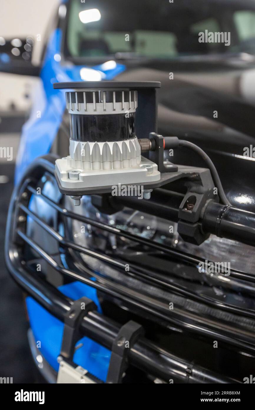 Novi, Michigan - Military contractors disiplay weapons for the U.S ...