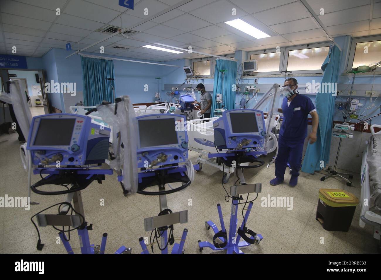Mideast gaza medical hi-res stock photography and images - Alamy