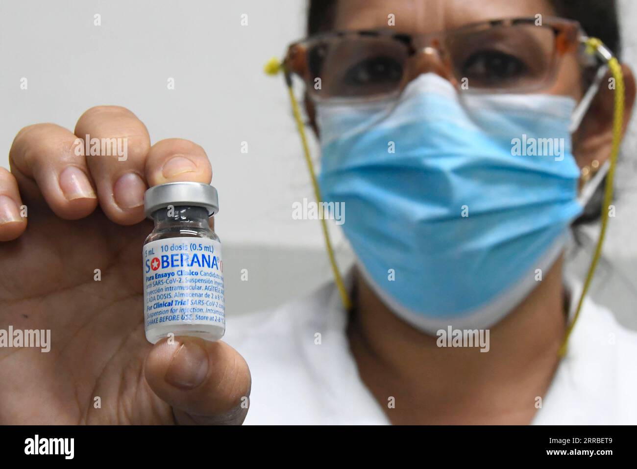 Inoculate children hi-res stock photography and images - Alamy