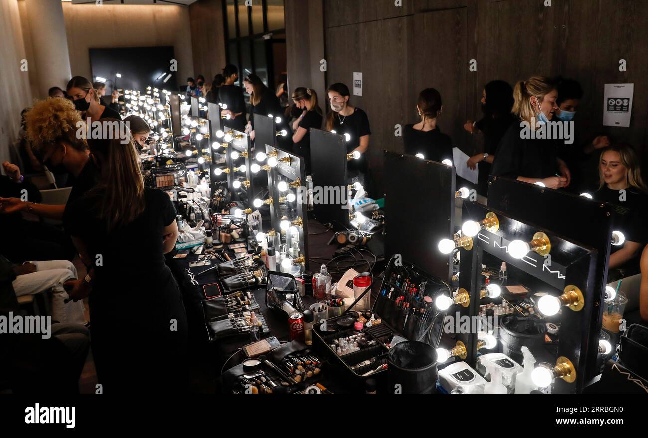 Quin backstage hi-res stock photography and images - Alamy