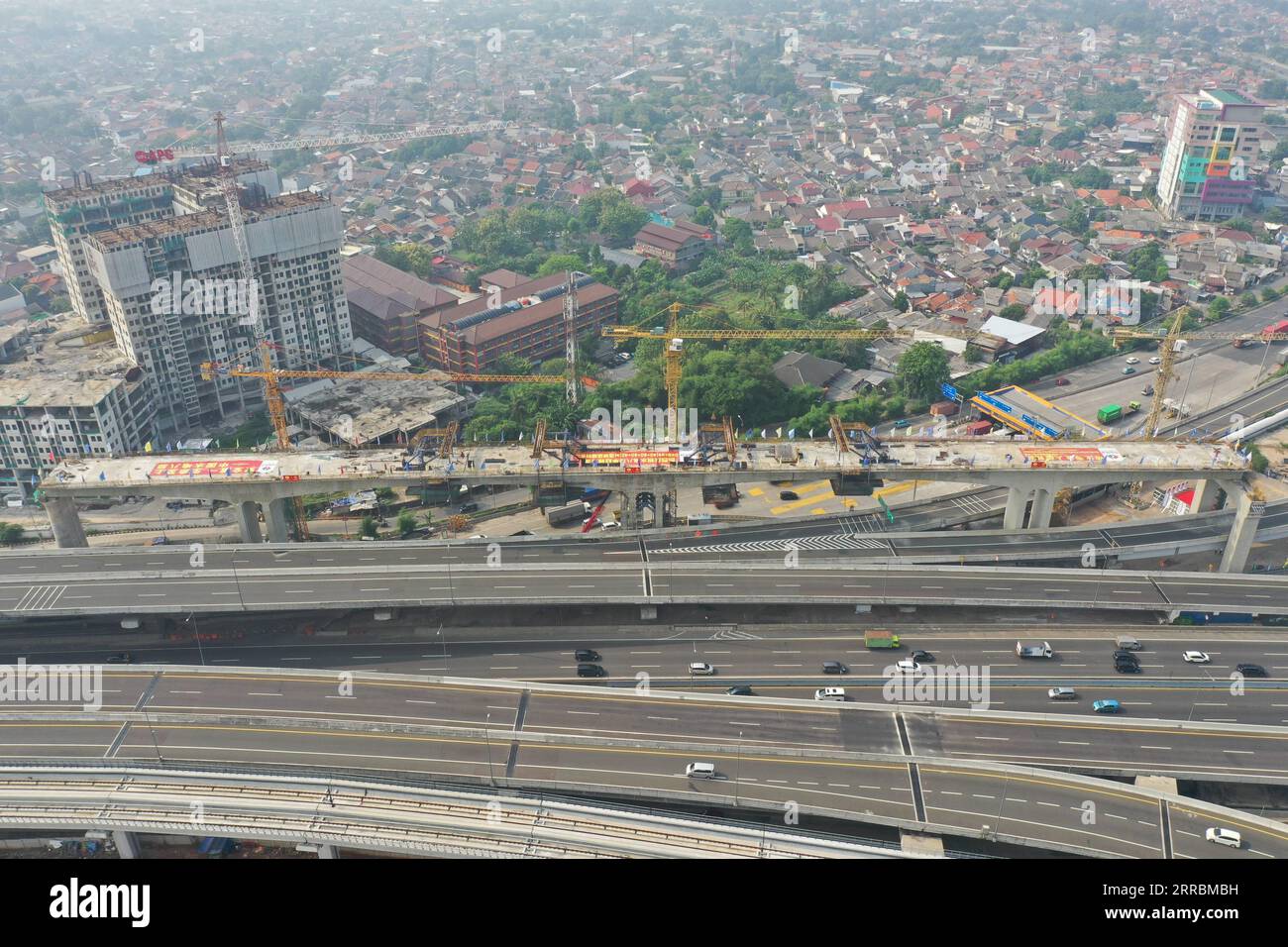 Continuous beam bridge hi-res stock photography and images - Alamy