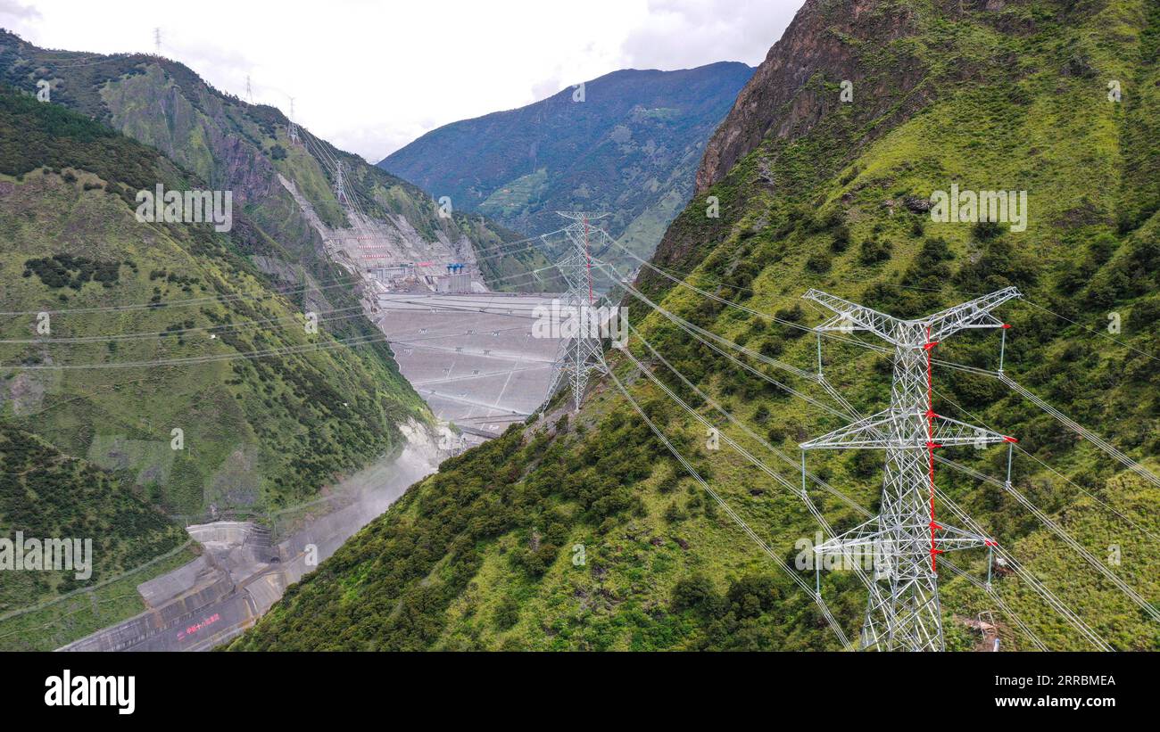 Highest transmission lines hi-res stock photography and images - Alamy