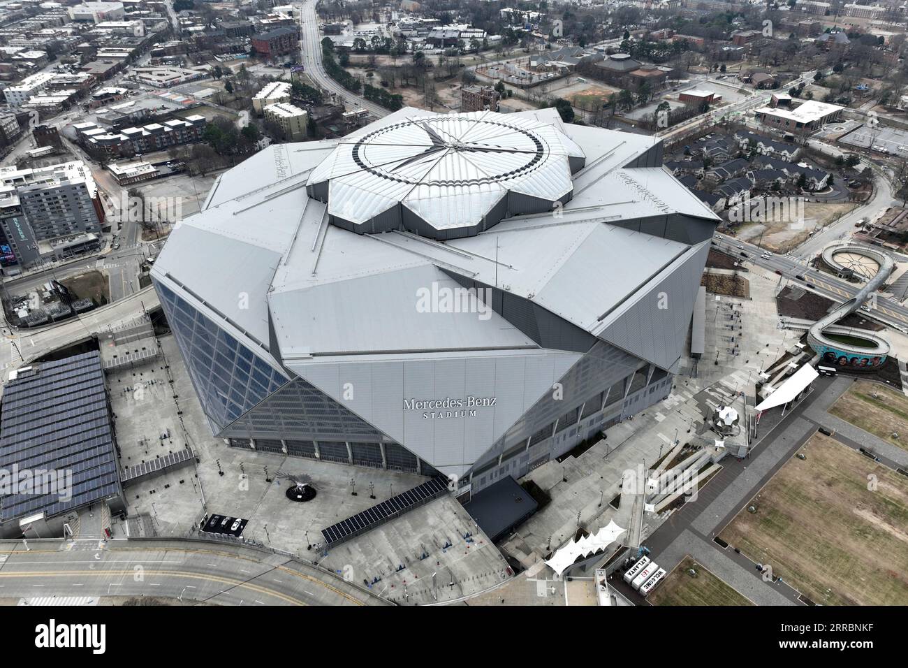 Mercedes benz stadium atlanta aerial hi-res stock photography and ...