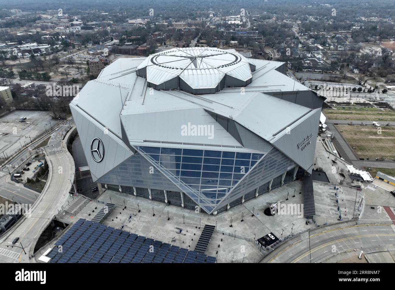 Mercedes benz stadium atlanta aerial hi-res stock photography and ...