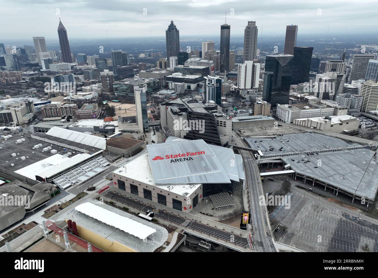 Mercedes benz stadium atlanta aerial hi-res stock photography and ...