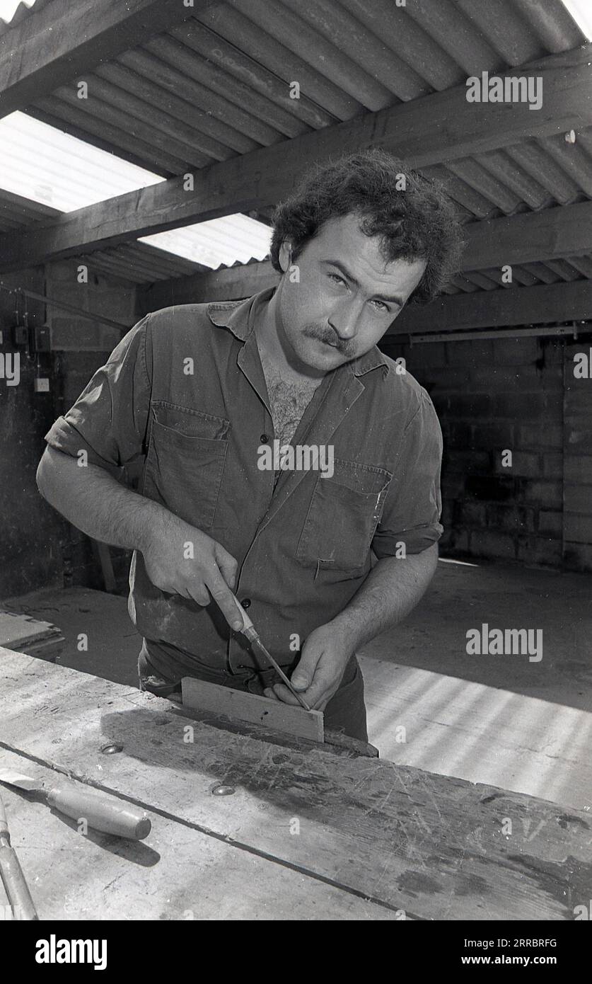 Working b hi-res stock photography and images - Alamy