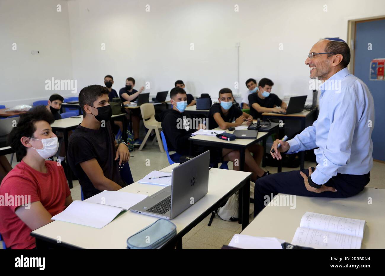 Israeli teacher hi-res stock photography and images - Alamy