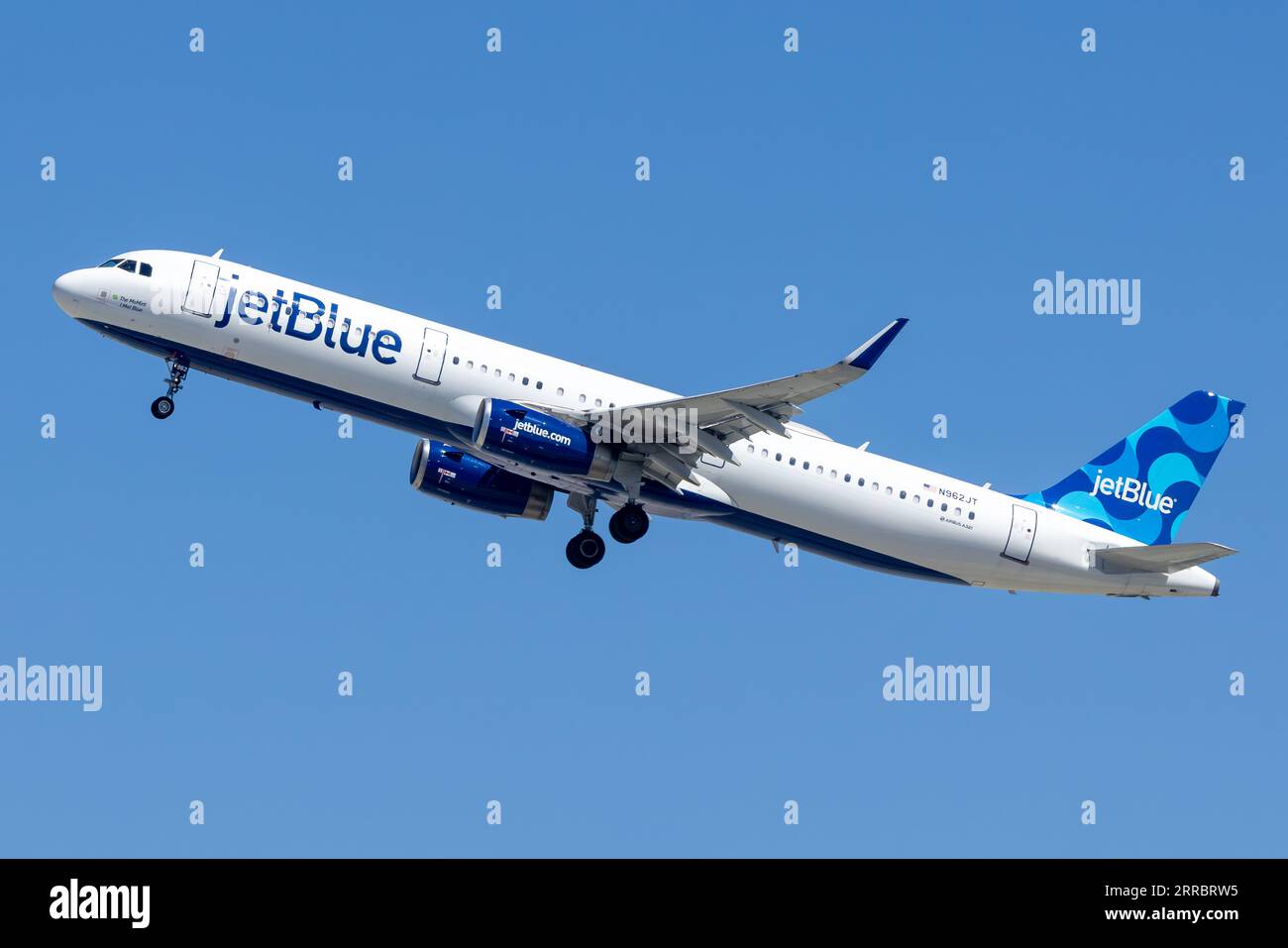 Airbus a321 variant hi-res stock photography and images - Alamy