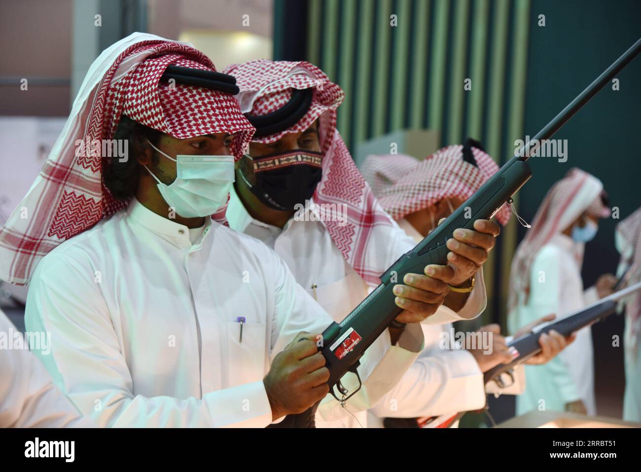 Hunting guns exhibition hi-res stock photography and images - Alamy