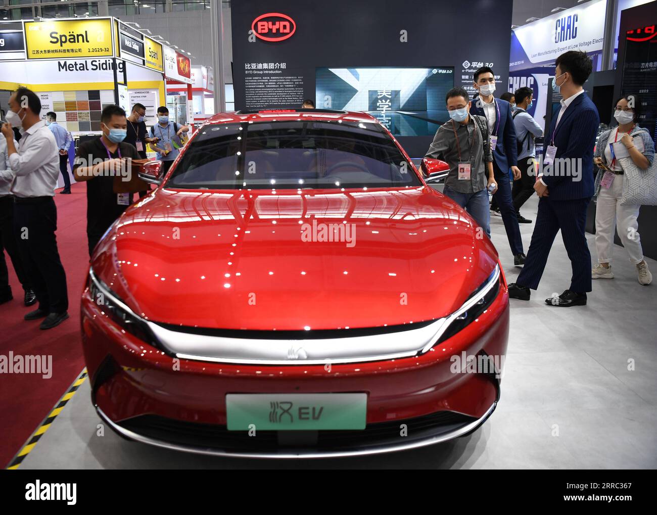 Online exhibitions hi-res stock photography and images - Alamy