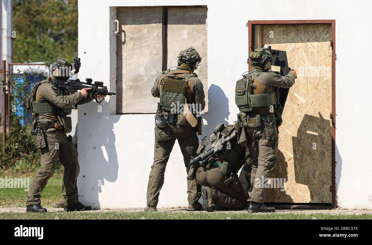 Lucko anti terrorist unit hi-res stock photography and images - Alamy