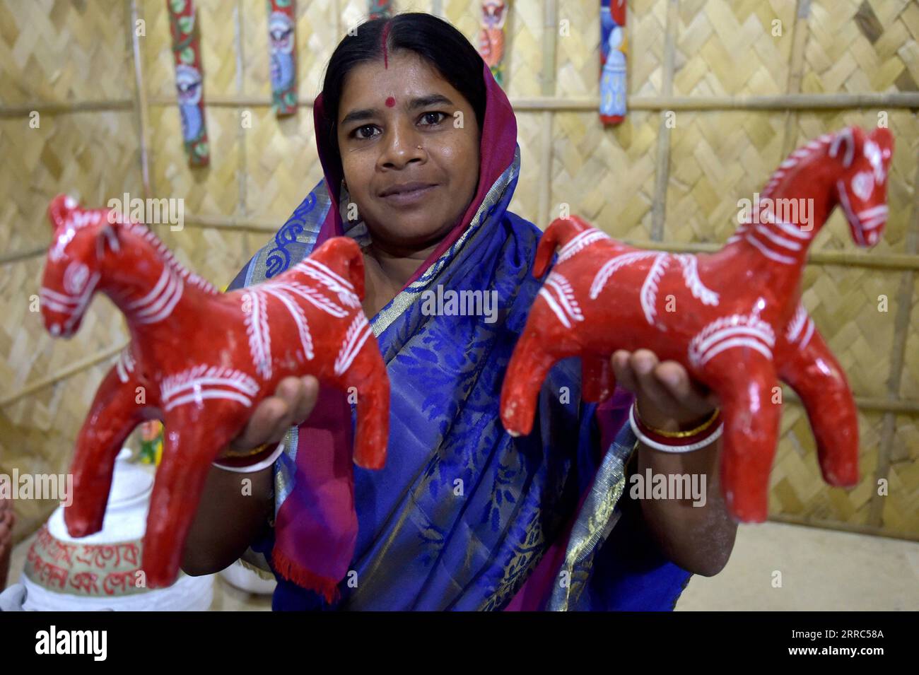 Folk art in bangladesh hi-res stock photography and images - Alamy