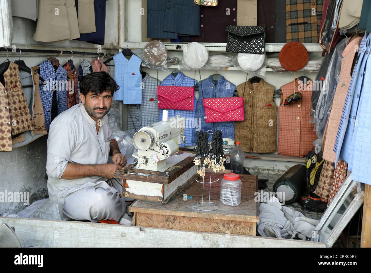 Tailors shop in Pakistan Stock Photo - Alamy