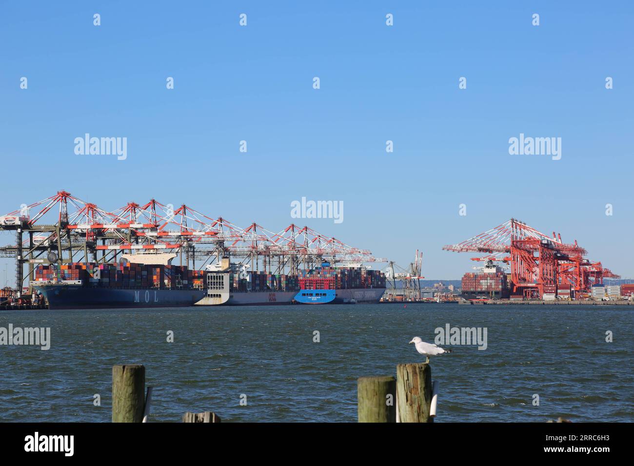 24 hour operations hi-res stock photography and images - Alamy