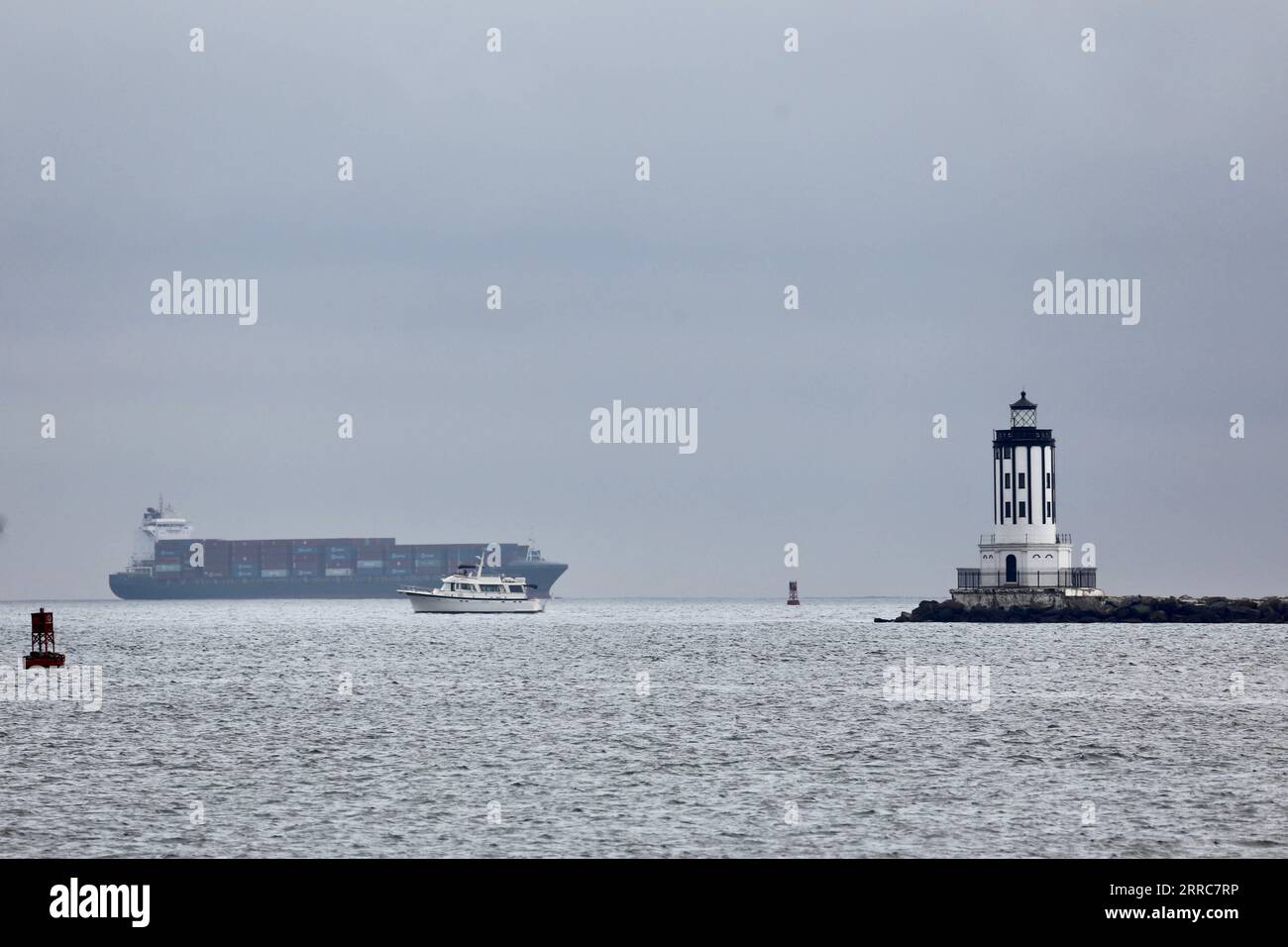 Container ships outside ports hi-res stock photography and images - Alamy
