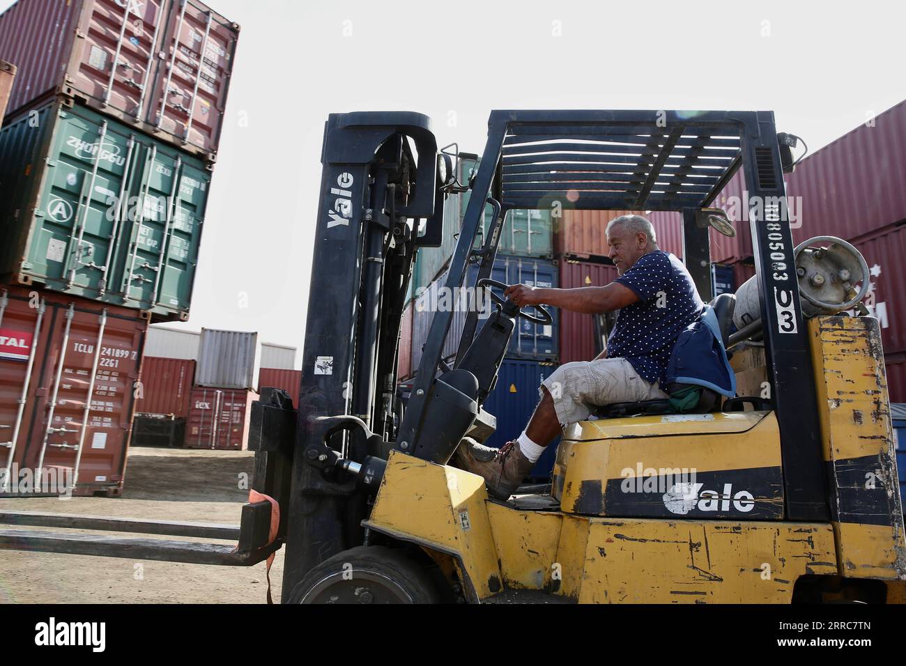 Forklift operations hi-res stock photography and images - Alamy