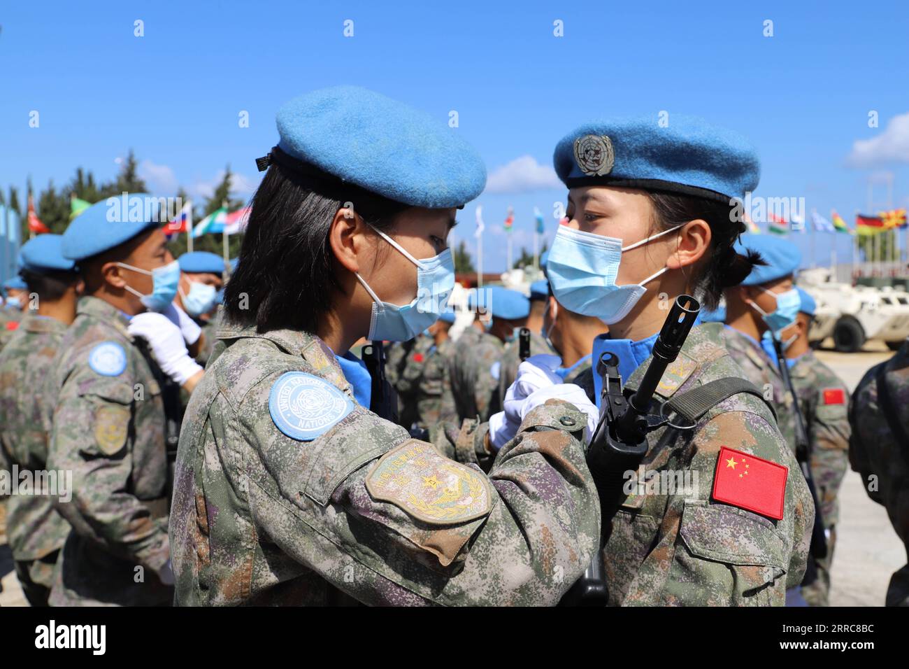 Un peacekeeping soldiers on parade hi-res stock photography and images - Alamy